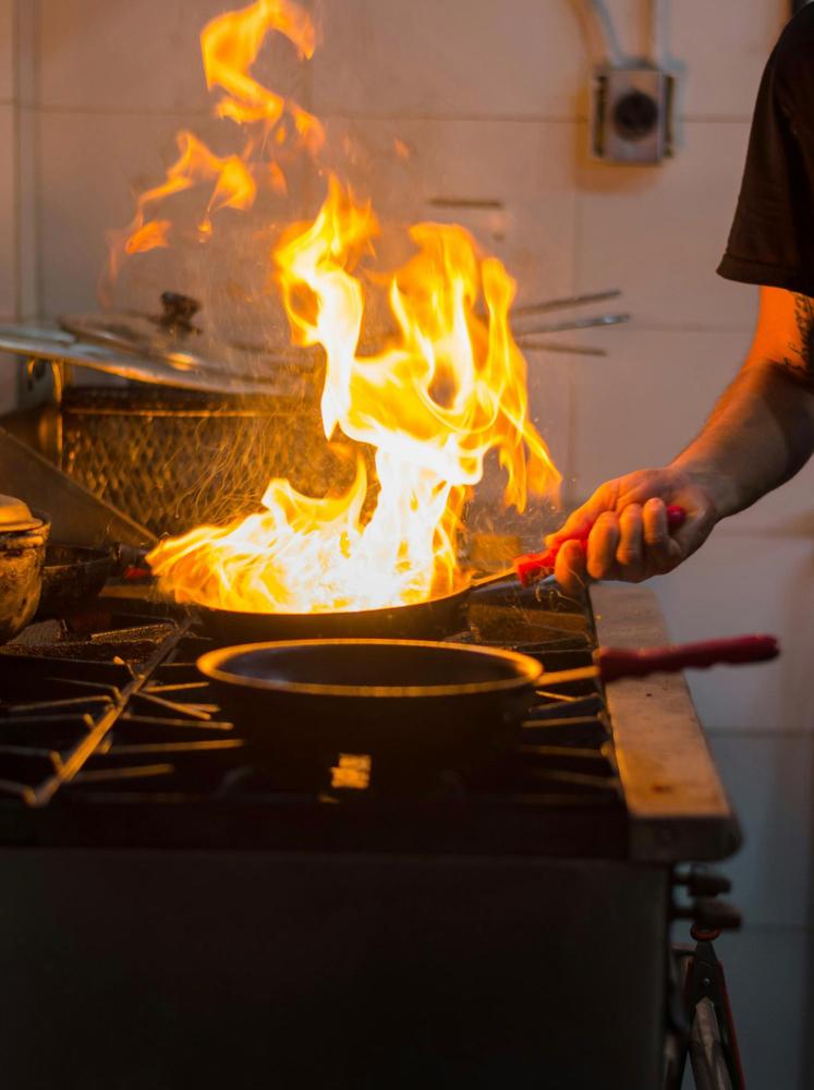 16 Kitchen Fire Statistics, Trends, and Predictions